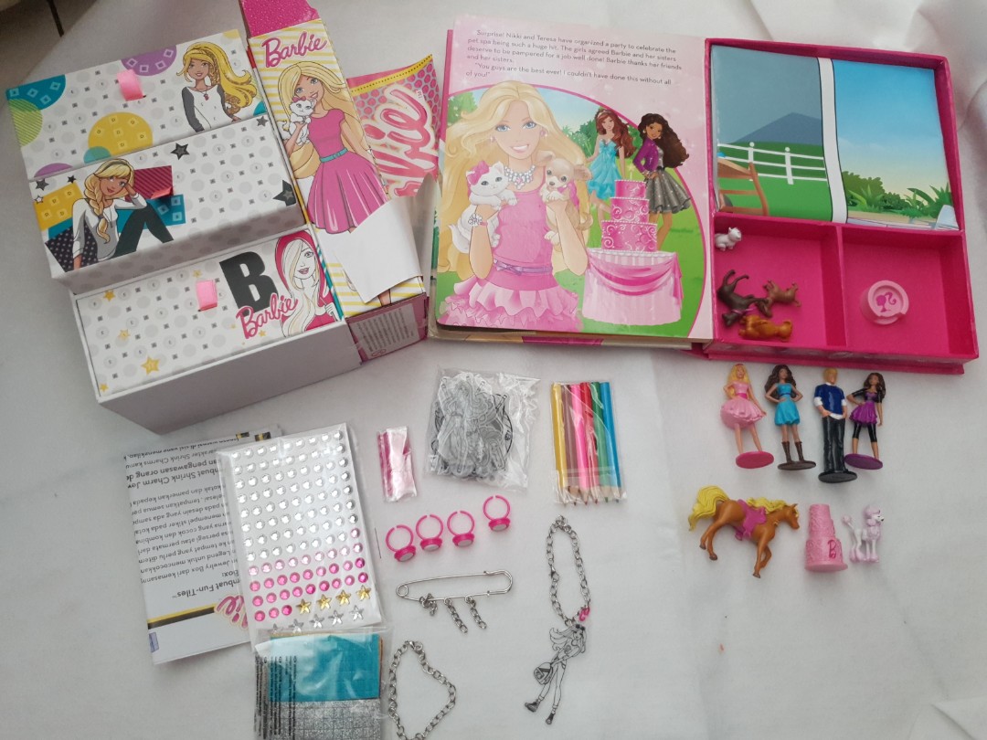 Barbie jewelry box & kids activity book - bundle, Buku & Alat Tulis ...