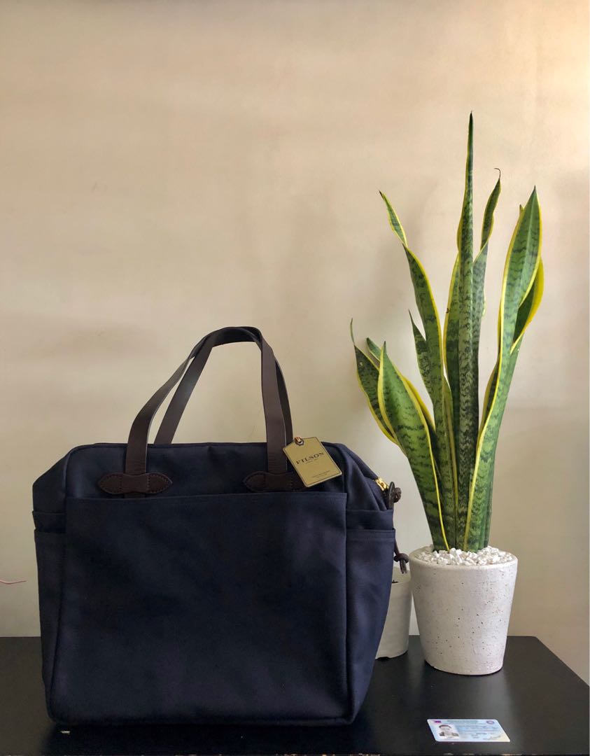 Filson Tote Bag w/ zipper, Men's Fashion, Watches & Accessories ...