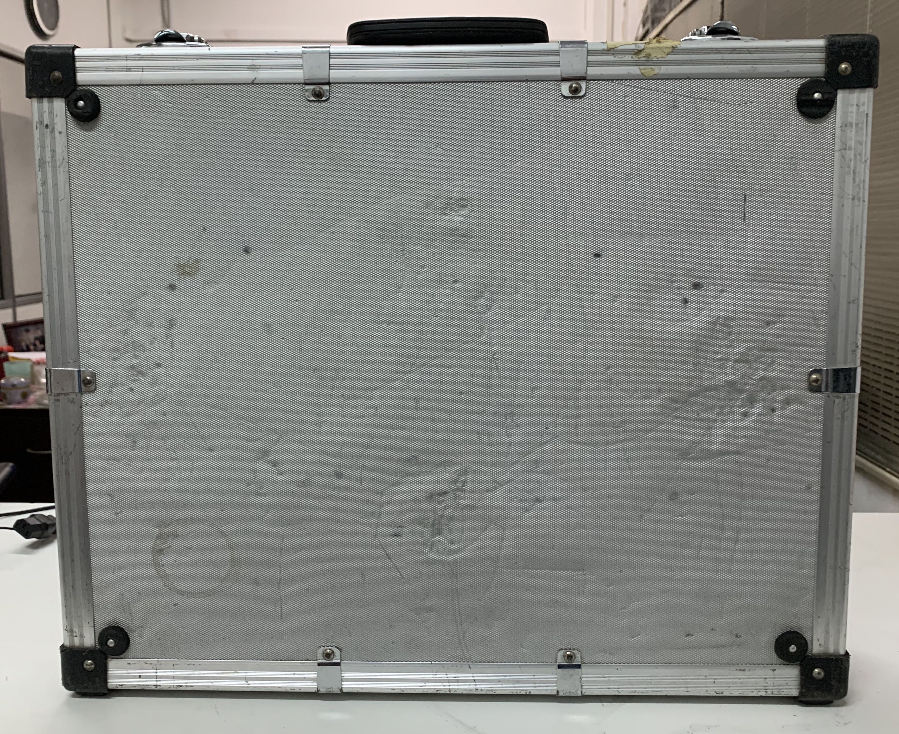 Flight case - briefcase, Mobile Phones & Gadgets, Mobile & Gadget ...