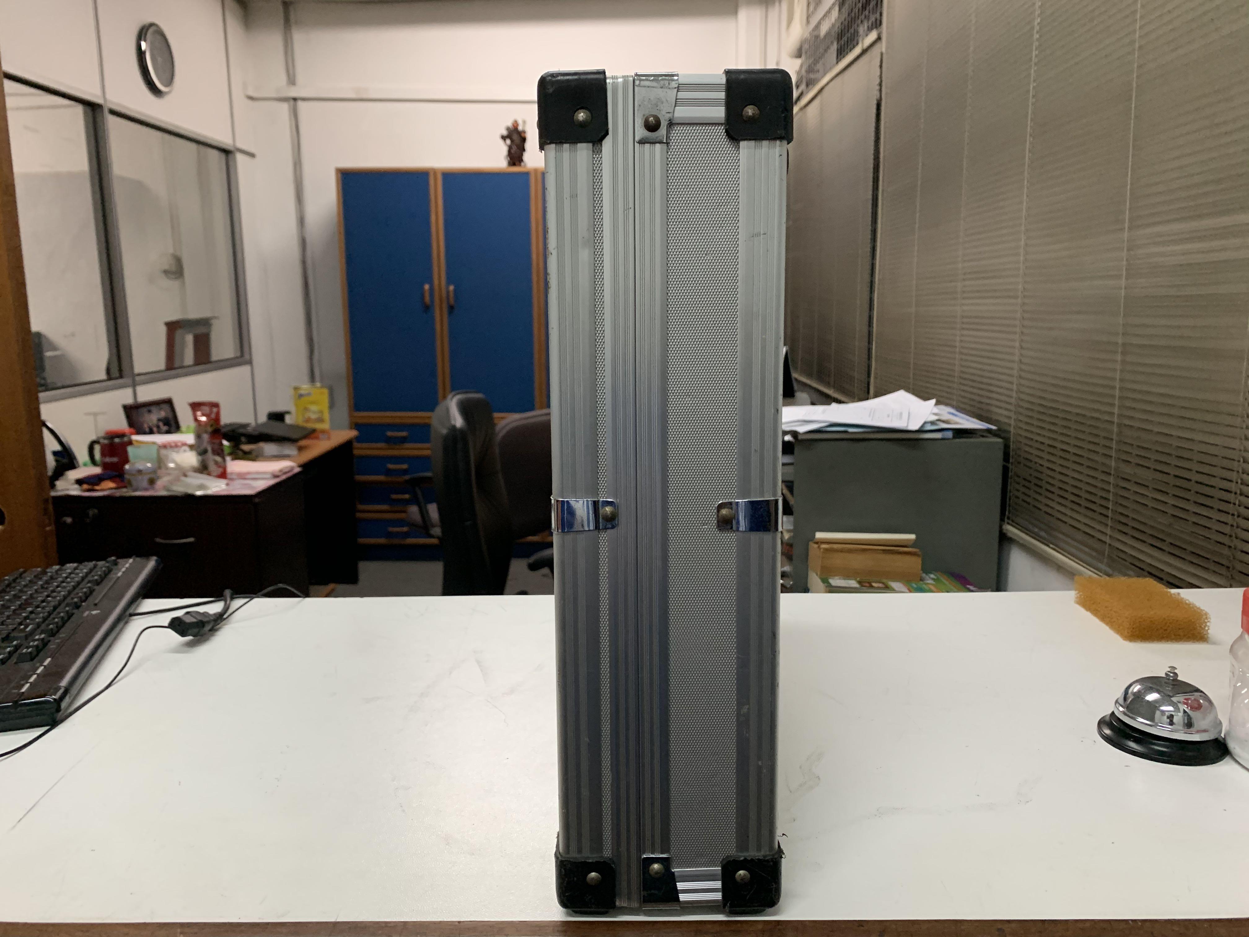 Flight case - briefcase, Mobile Phones & Gadgets, Mobile & Gadget ...