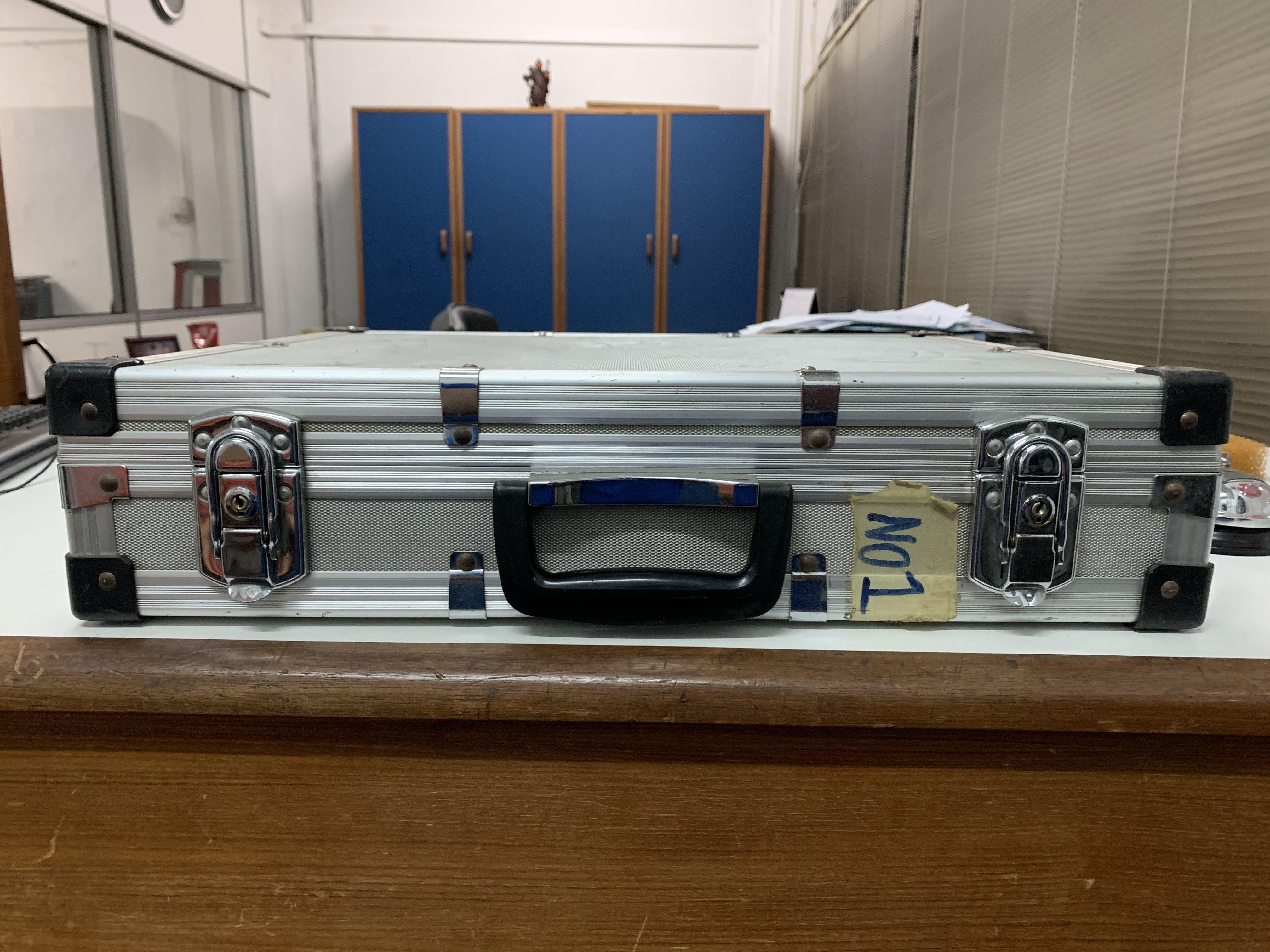 Flight case - briefcase, Mobile Phones & Gadgets, Mobile & Gadget ...