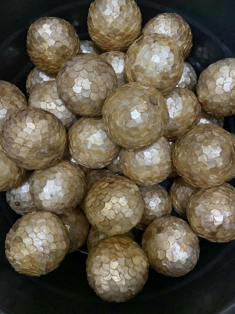 Golden Capiz Shell Decorative Balls, Hobbies & Toys, Stationary & Craft ...