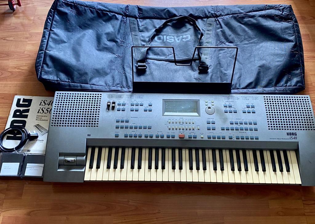 Korg iS40 keyboard, Hobbies & Toys, Music & Media, Musical Instruments ...