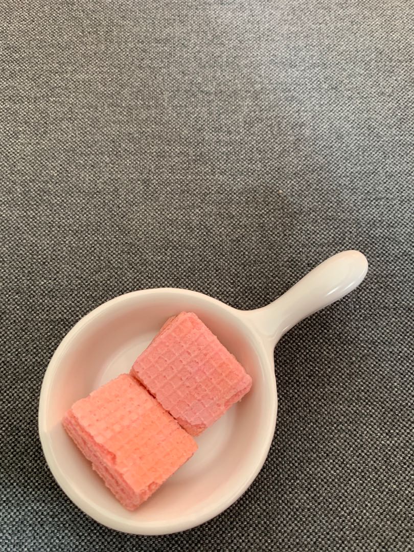 Marukan Crispy Bite Size Strawberry Wafer, Pet Supplies, Pet Food on ...