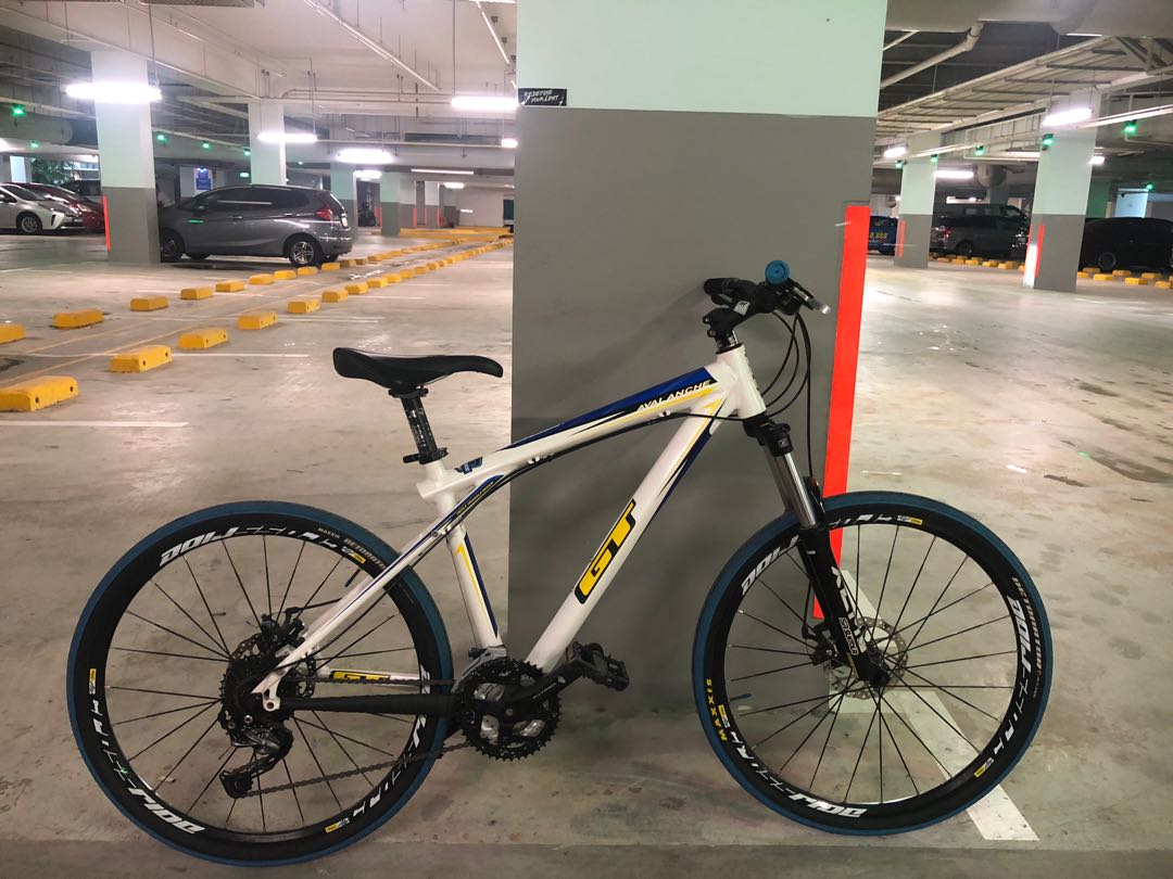 Mavic crossride wheelset 26 with maxxis detonator tyres, Bicycles ...