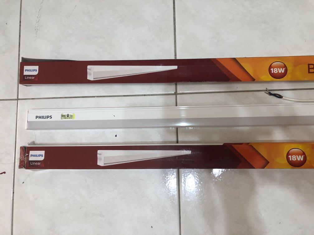 Philips Essential Smartbright LED Linear Batten (18W 4000K), Health ...