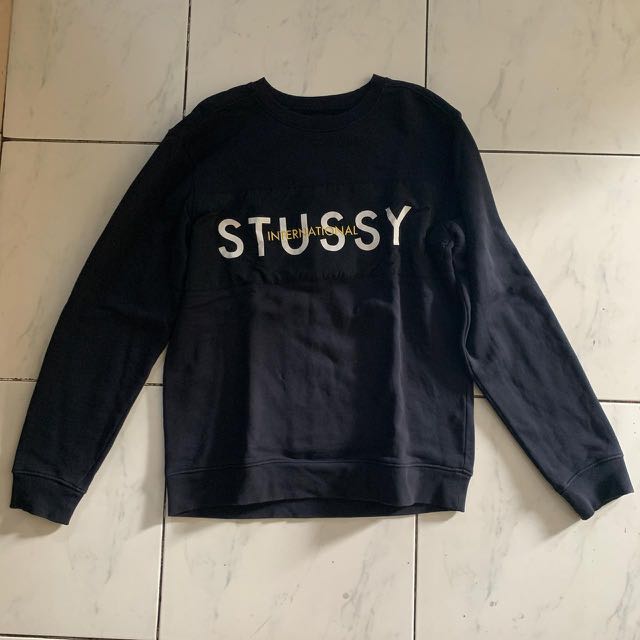 Stussy International, Fesyen Pria, Pakaian , Lainnya di Carousell