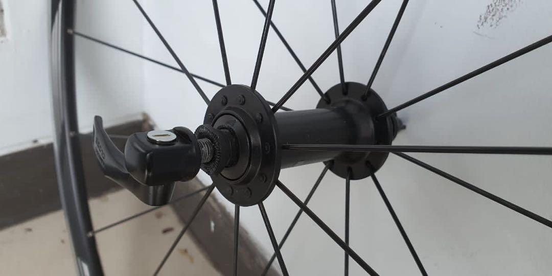 wheelset roadbike SHIMANO R5 masih bagus terawat, Olah Raga, Sepeda di ...