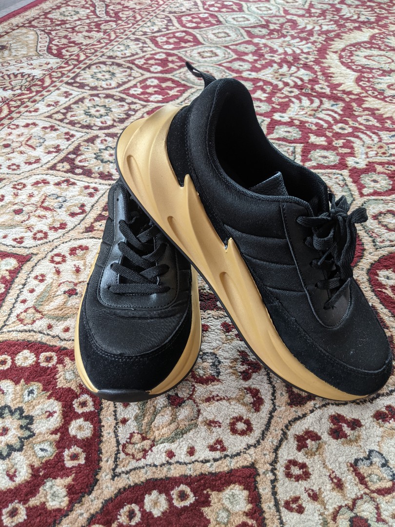 Adidas Shark, Men's Fashion, Footwear, Sneakers on Carousell