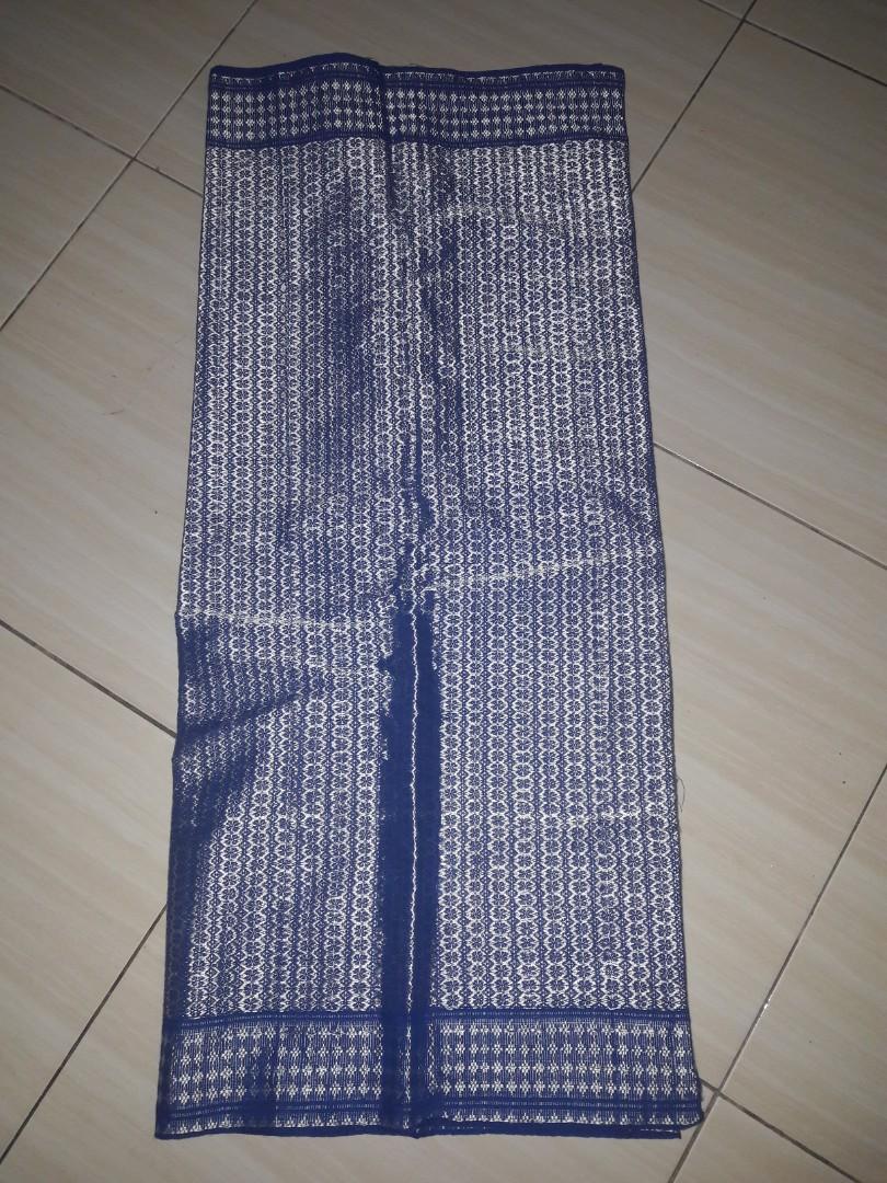 Kain tenun songket dan selendang, Fesyen Pria, Pakaian , Bawahan di Carousell