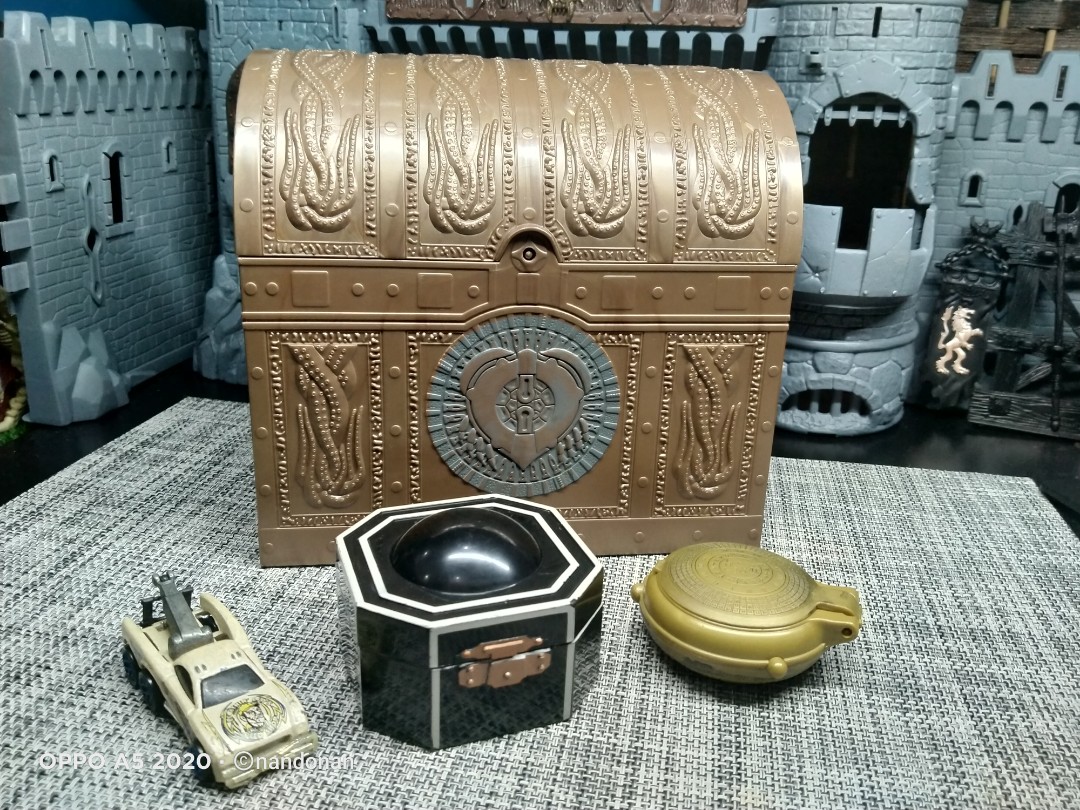 Davy Jones Heart Chest