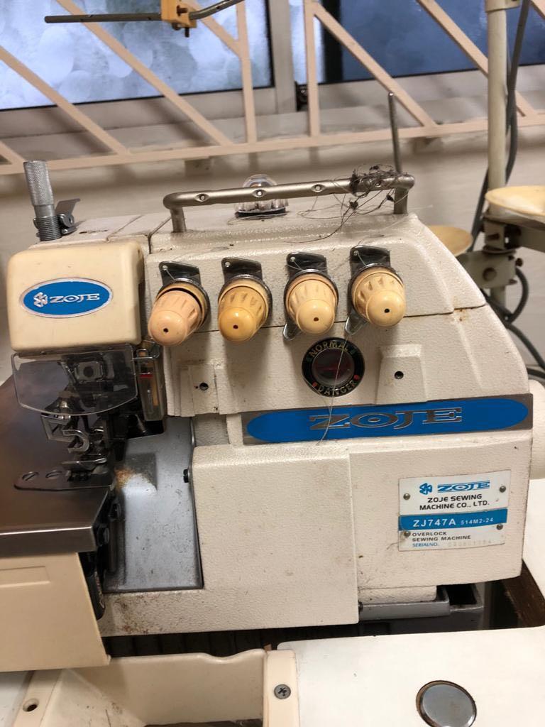 Zoje Overlock Sewing machine, Hobbies & Toys, Stationery & Craft, Craft ...