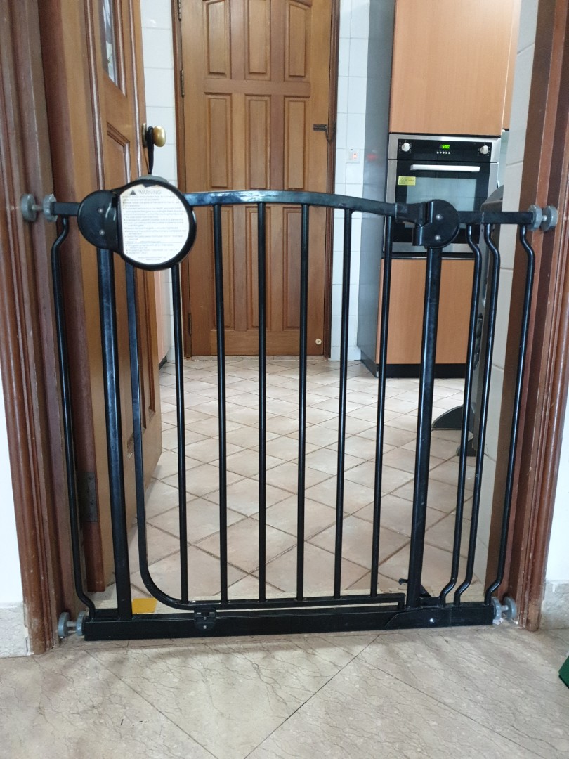 Lucky Baby Gate, Babies & Kids, Bathing & Changing, Other Baby Bathing ...