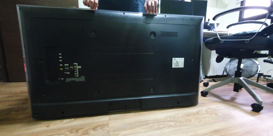 Old Samsung 1080p TV 55 Inch, TV & Home Appliances, TV & Entertainment ...