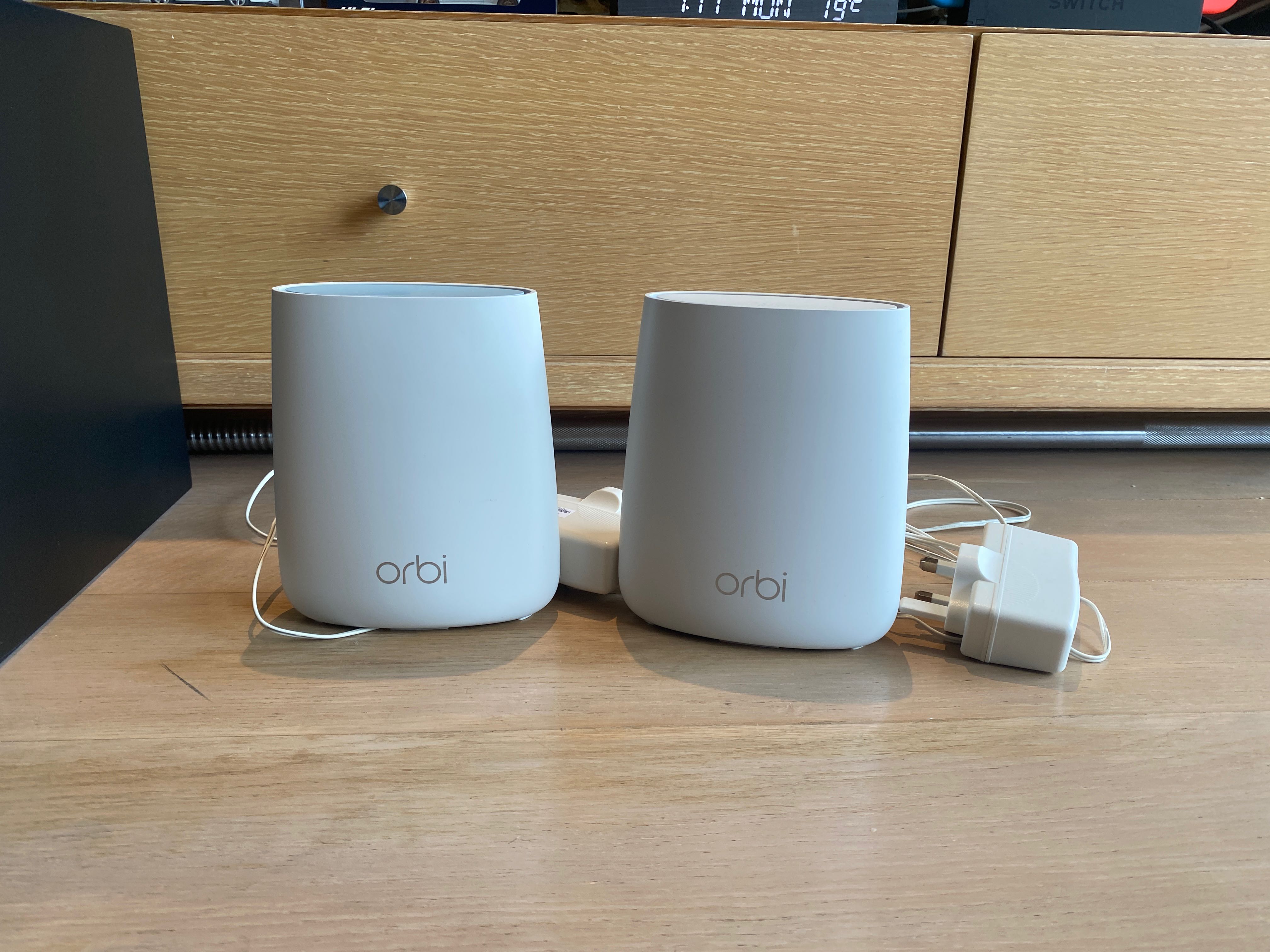 Orbi netgear router RBS20 主機 + 副機, 電腦＆科技, 電腦周邊及配件, Wifi及上網相關產品 - Carousell