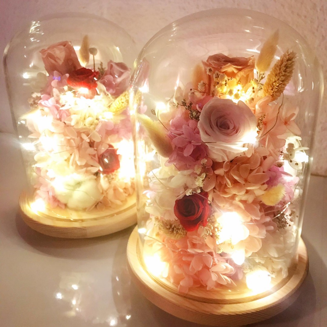 Preserved Flowers Bell Jar with Fairy Lights, Hobbies & Toys ...