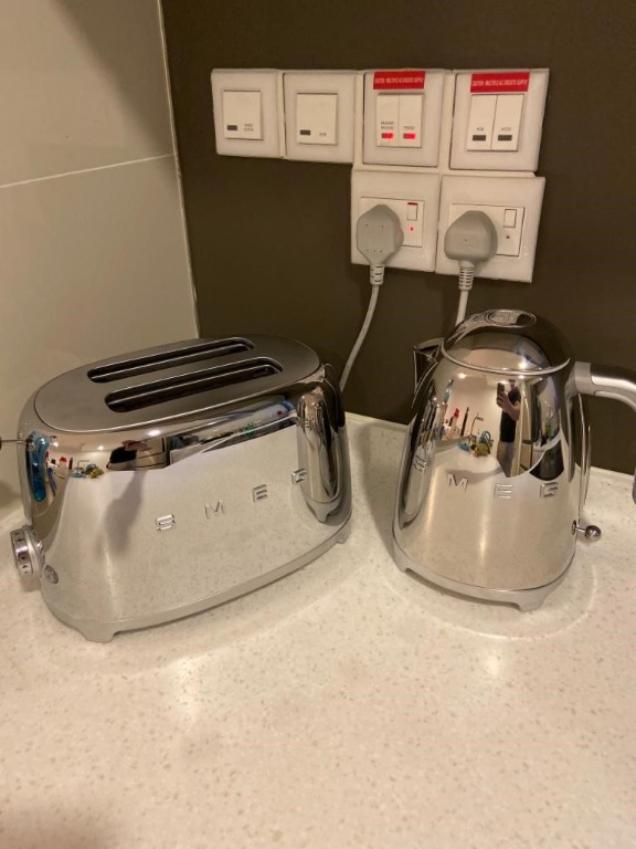 Smeg Kettle & Toaster - Polished Silver, As New Condition, TV & Home ...