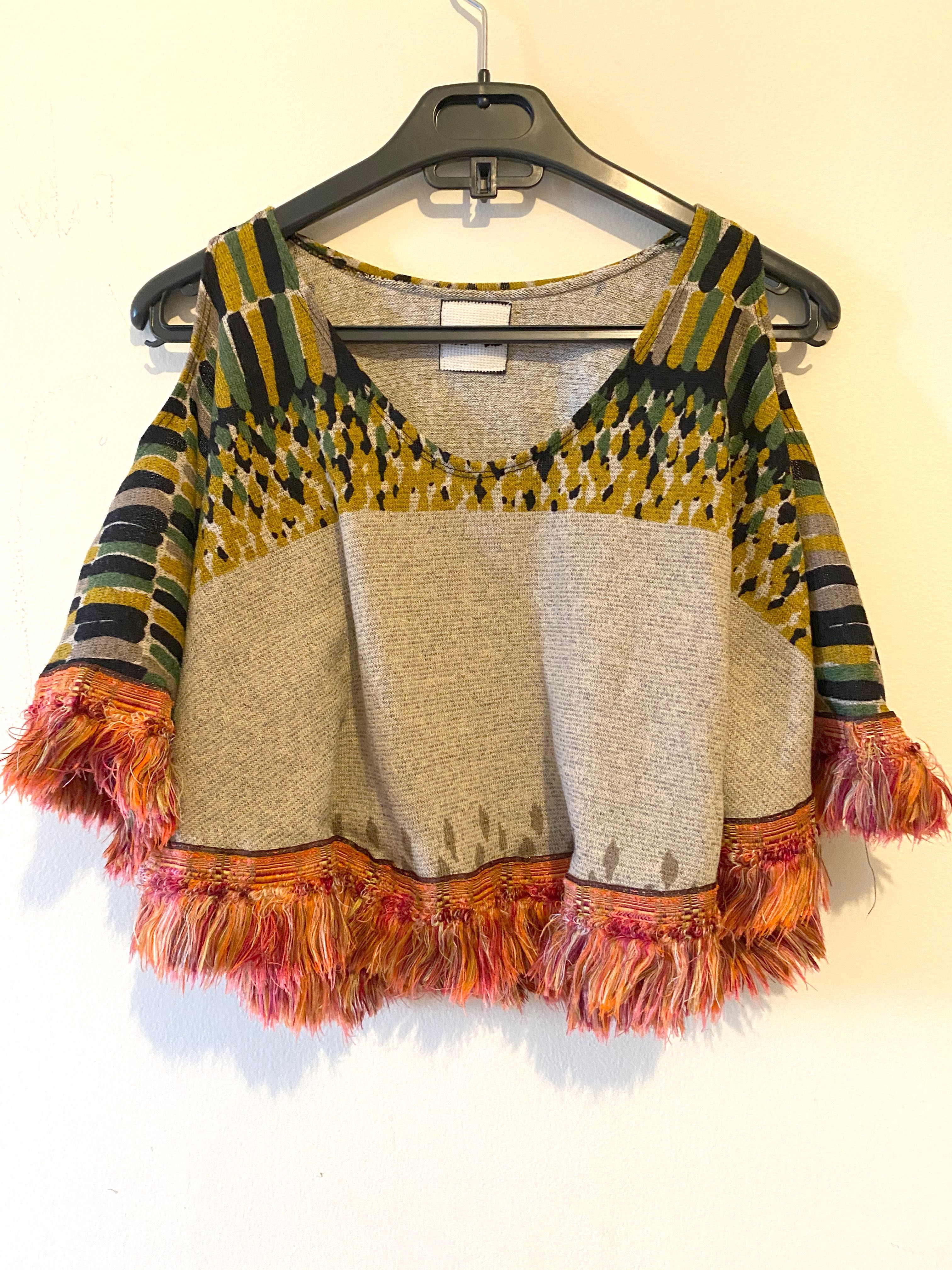 Top Crop, Fesyen Wanita, Pakaian Wanita, Atasan di Carousell