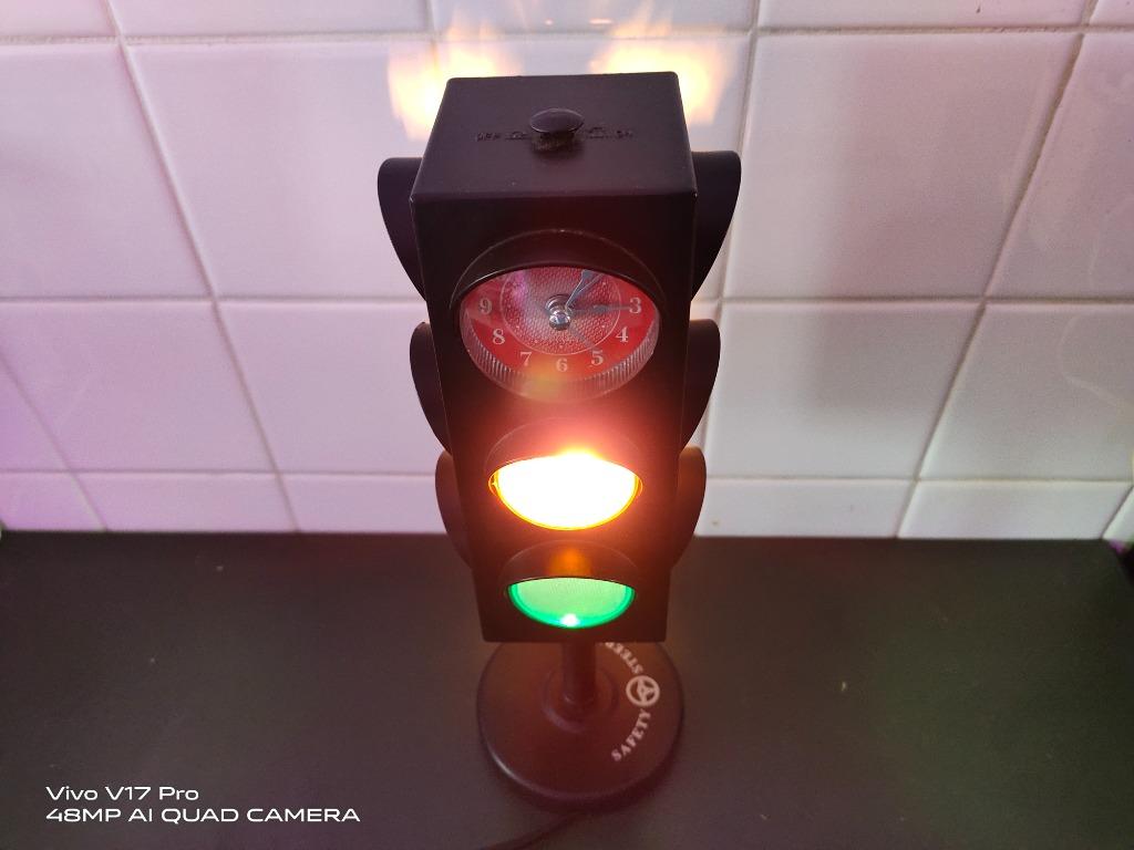 Traffic Light Alarm Clock(Alarm & Clock working), Hobbies & Toys ...