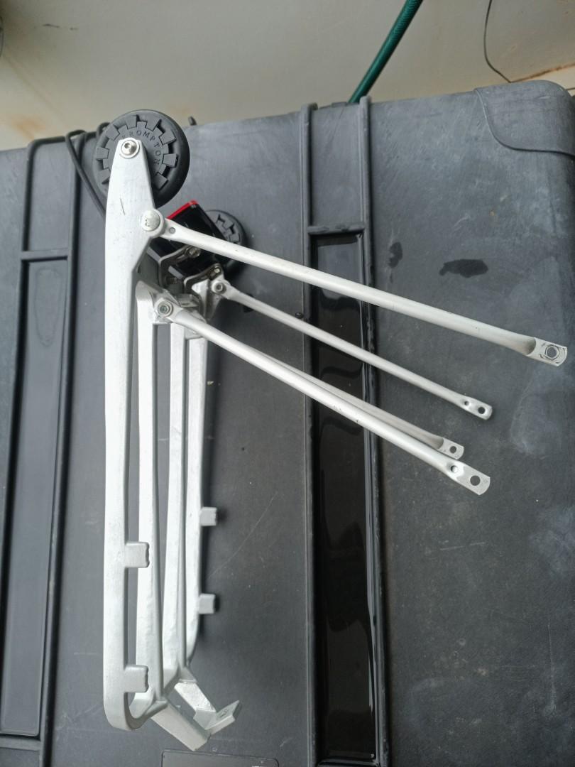 Brompton Original Rear rack w wheels + bungy cord, Sports Equipment ...