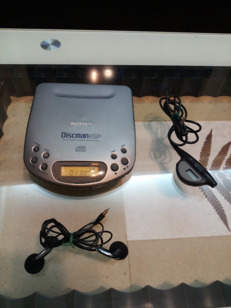 SONY D-330 DISCMAN WALKMAN CD PLAYER 全正常, 音響器材, 可攜式音響設備 - Carousell