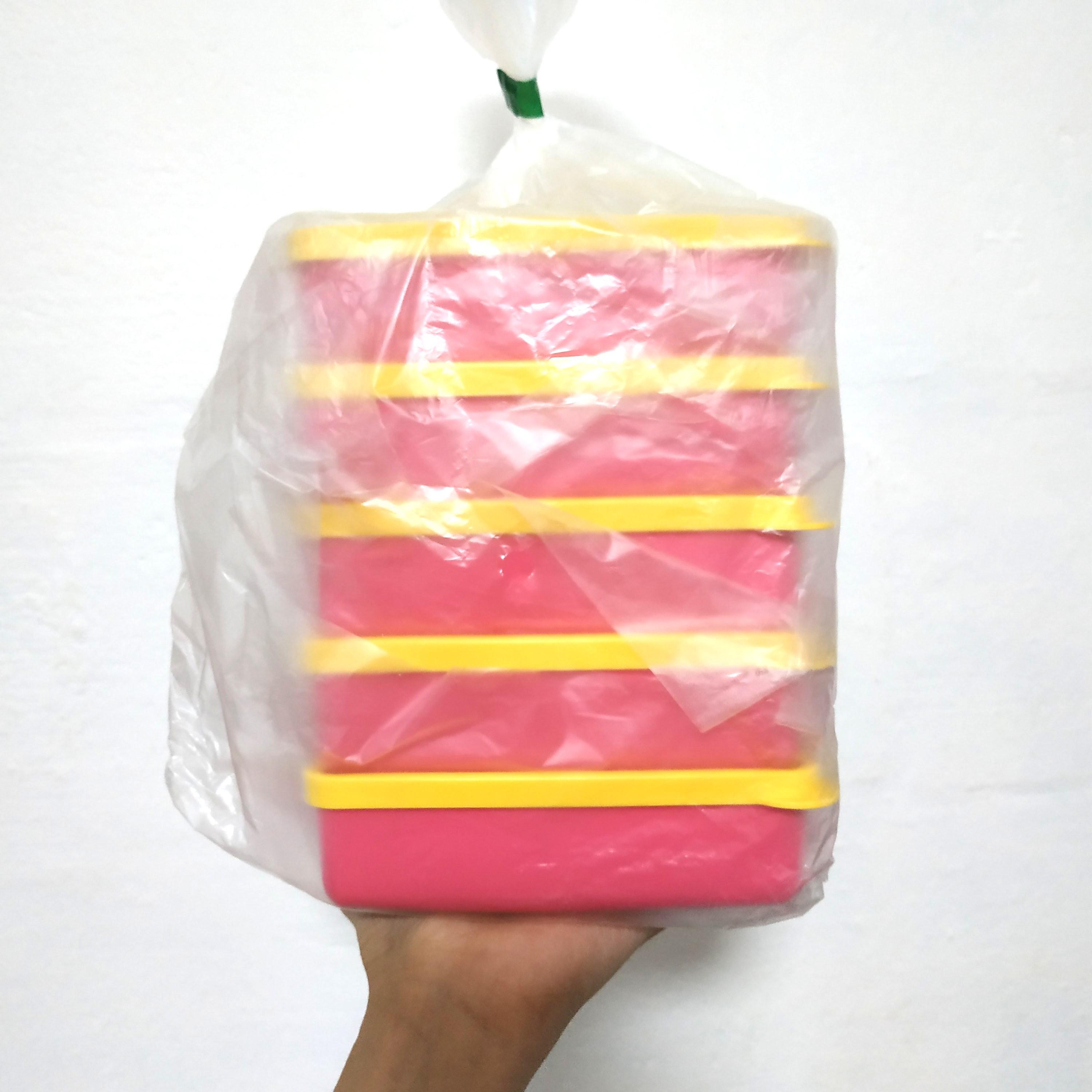 Tupperware Happy Days Kids Birthday Party Tumbler Cup and Square Away ...