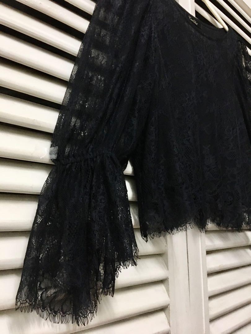 Caca Deal - Top, Women's Fashion, Tops, Other Tops on Carousell