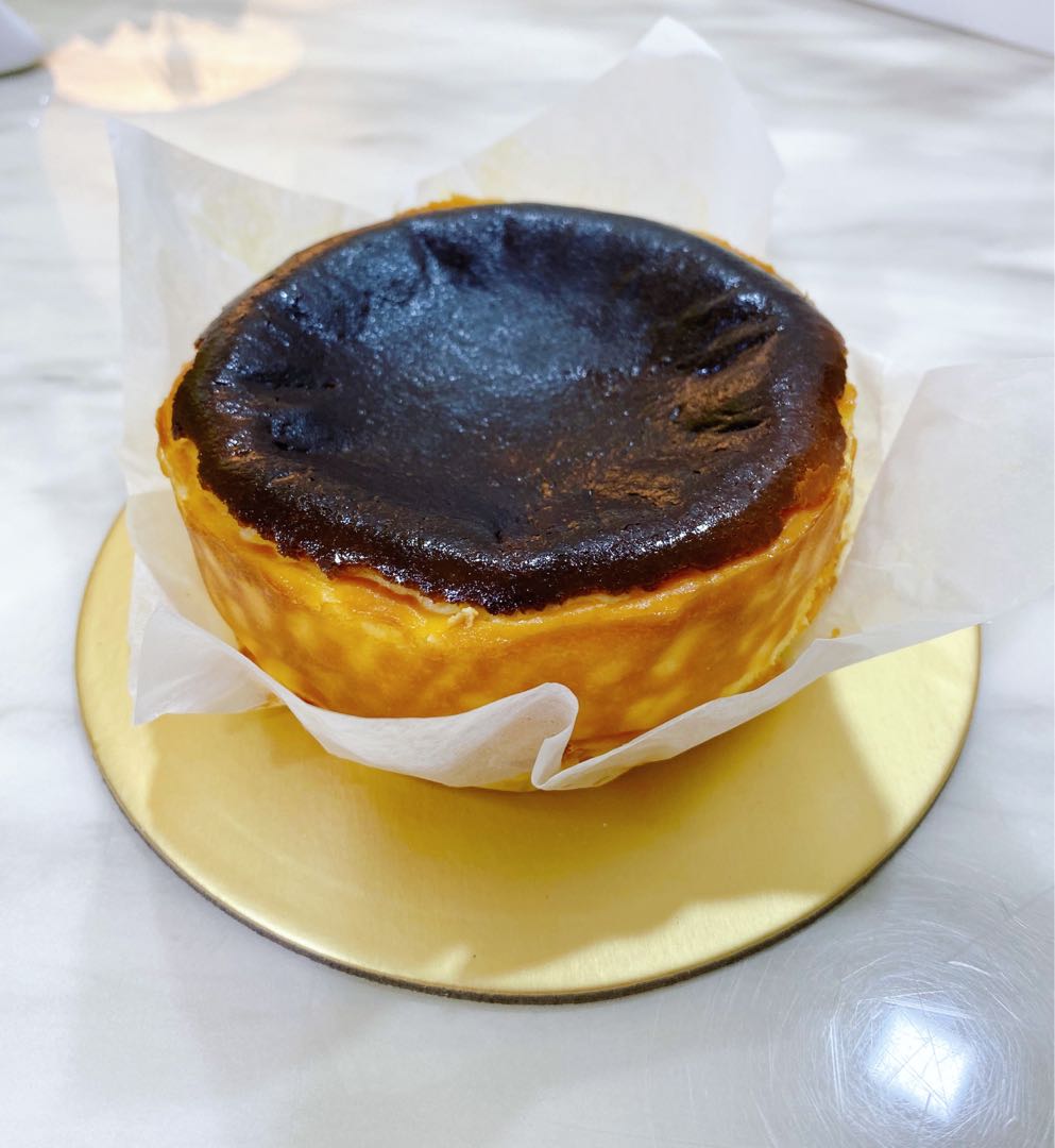 Mini Burnt Cheesecake, Food & Drinks, Homemade Bakes on Carousell