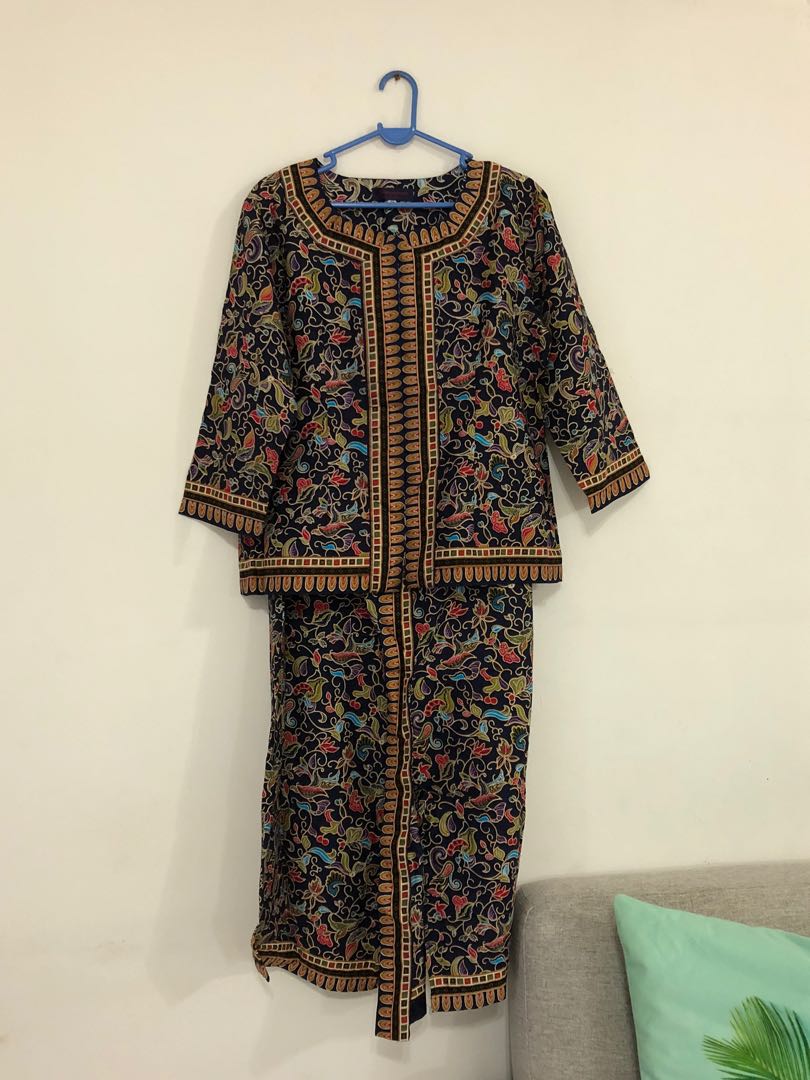 SQ girl uniform costume, Babies & Kids, Babies & Kids Fashion on Carousell