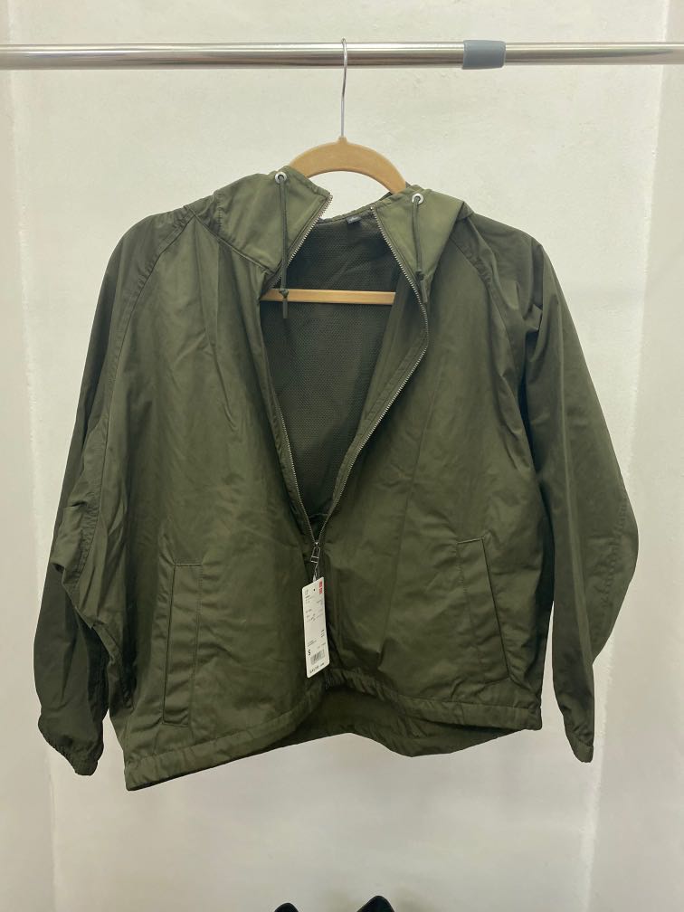 Uniqlo Rain Jacket, Women's Fashion, Coats, Jackets and Outerwear on ...