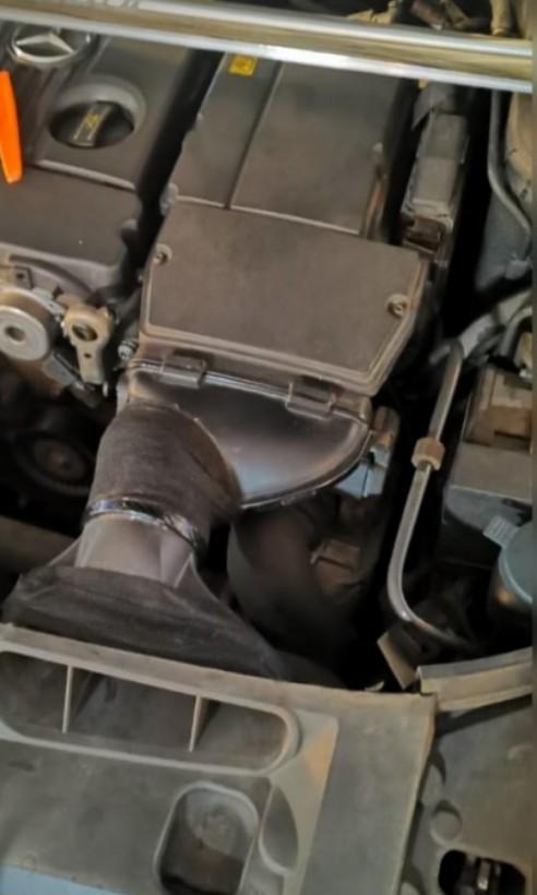 W204 Kompressor intake modification, Car Accessories, Accessories on ...
