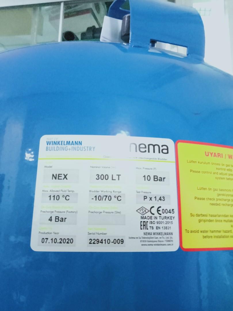 BLADDER TANK 300L, Commercial & Industrial, Construction Tools ...