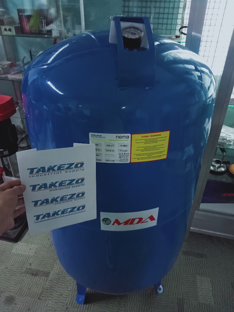 BLADDER TANK 300L, Commercial & Industrial, Construction Tools ...