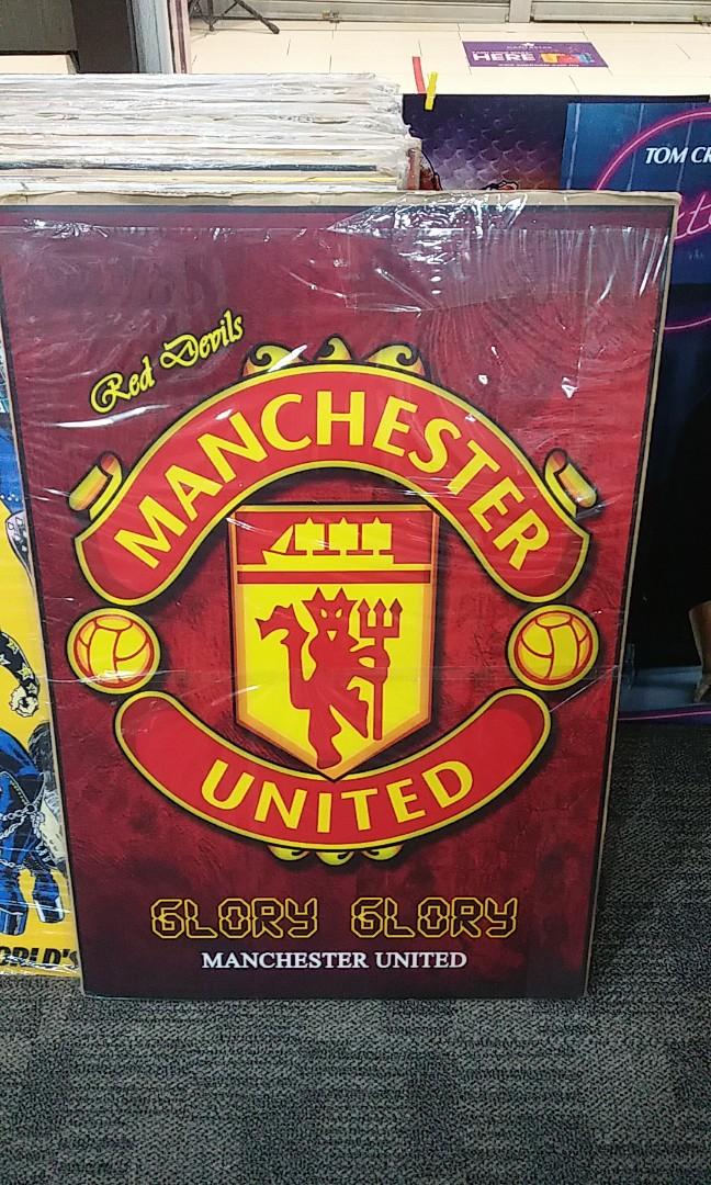 POSTER LOGO MANCHESTER UNITED, Furniture & Home Living, Home Decor ...