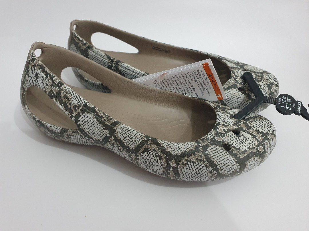 Crocs Kadee - Snakeskin, Women's Fashion, Footwear, Flats & Sandals on ...