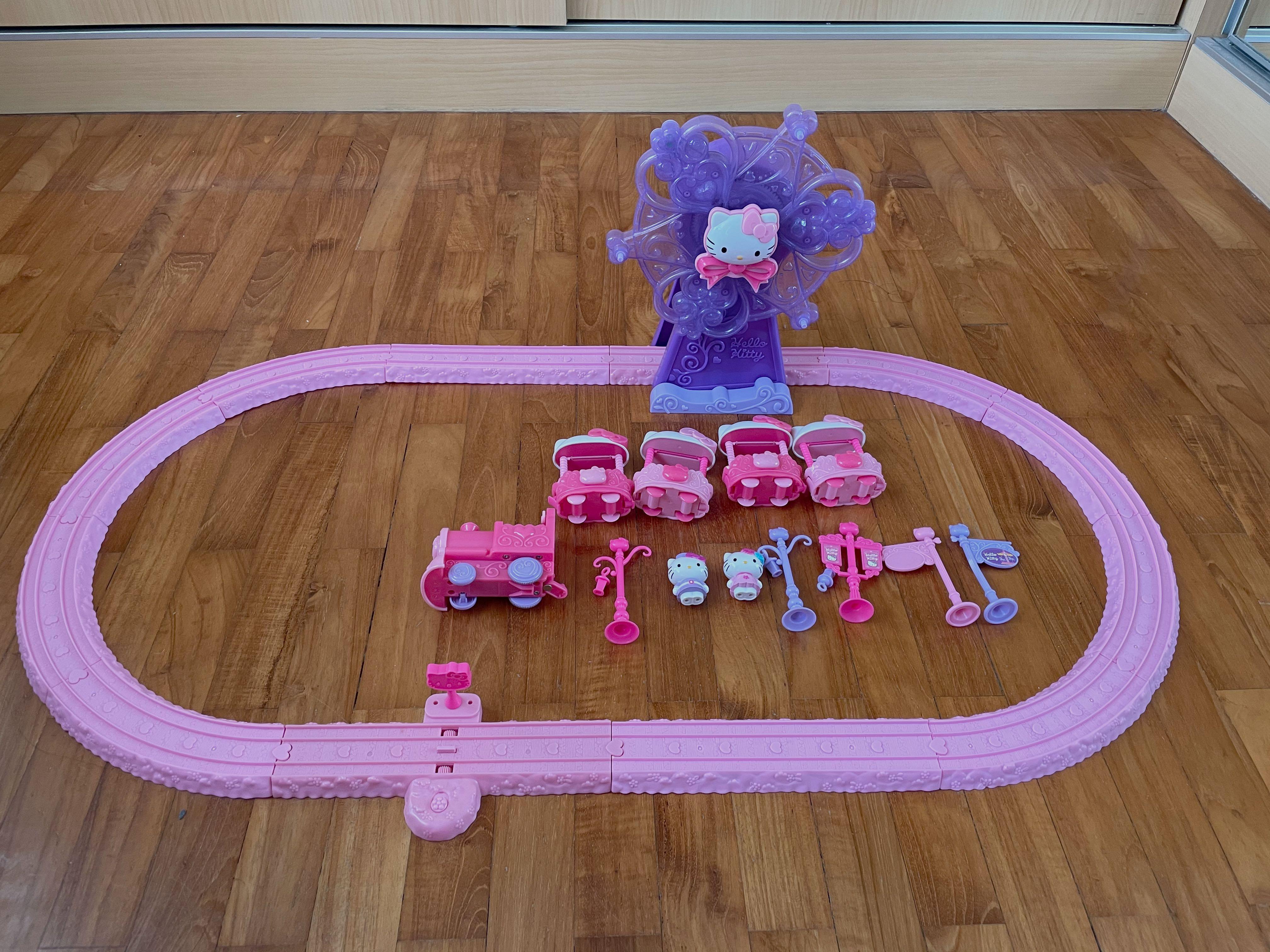 Hello Kitty Fun Fair Ferris Wheel with Fantasy train set, Hobbies ...