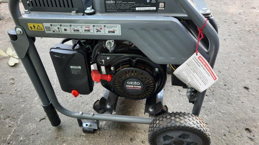 Ozito Petrol Inverter Generator 2500W, Commercial & Industrial ...