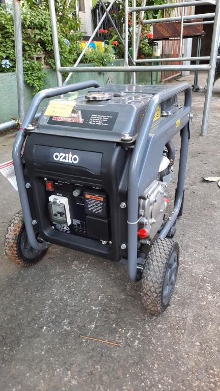 Ozito Petrol Inverter Generator 2500W, Commercial & Industrial ...