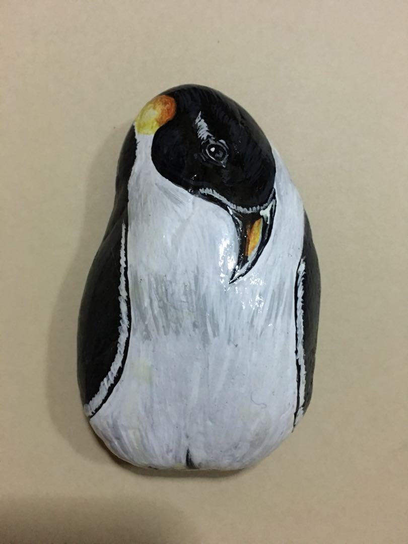 Penguin Pebble Paperweight, Hobbies & Toys, Stationary & Craft ...