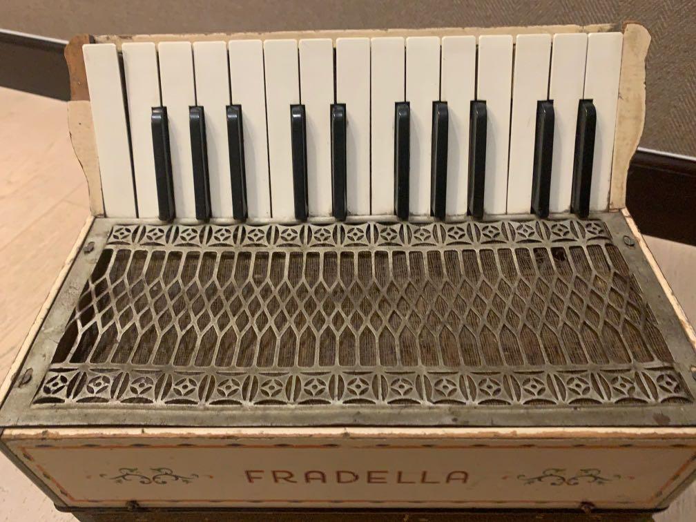 Beautiful Fradella Piano accordion, Hobbies & Toys, Memorabilia ...