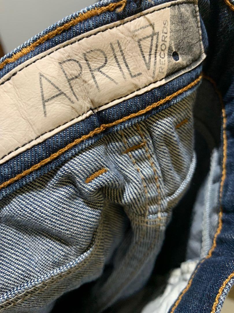 April 77 denim joey, Fesyen Wanita, Pakaian Wanita, Bawahan di Carousell