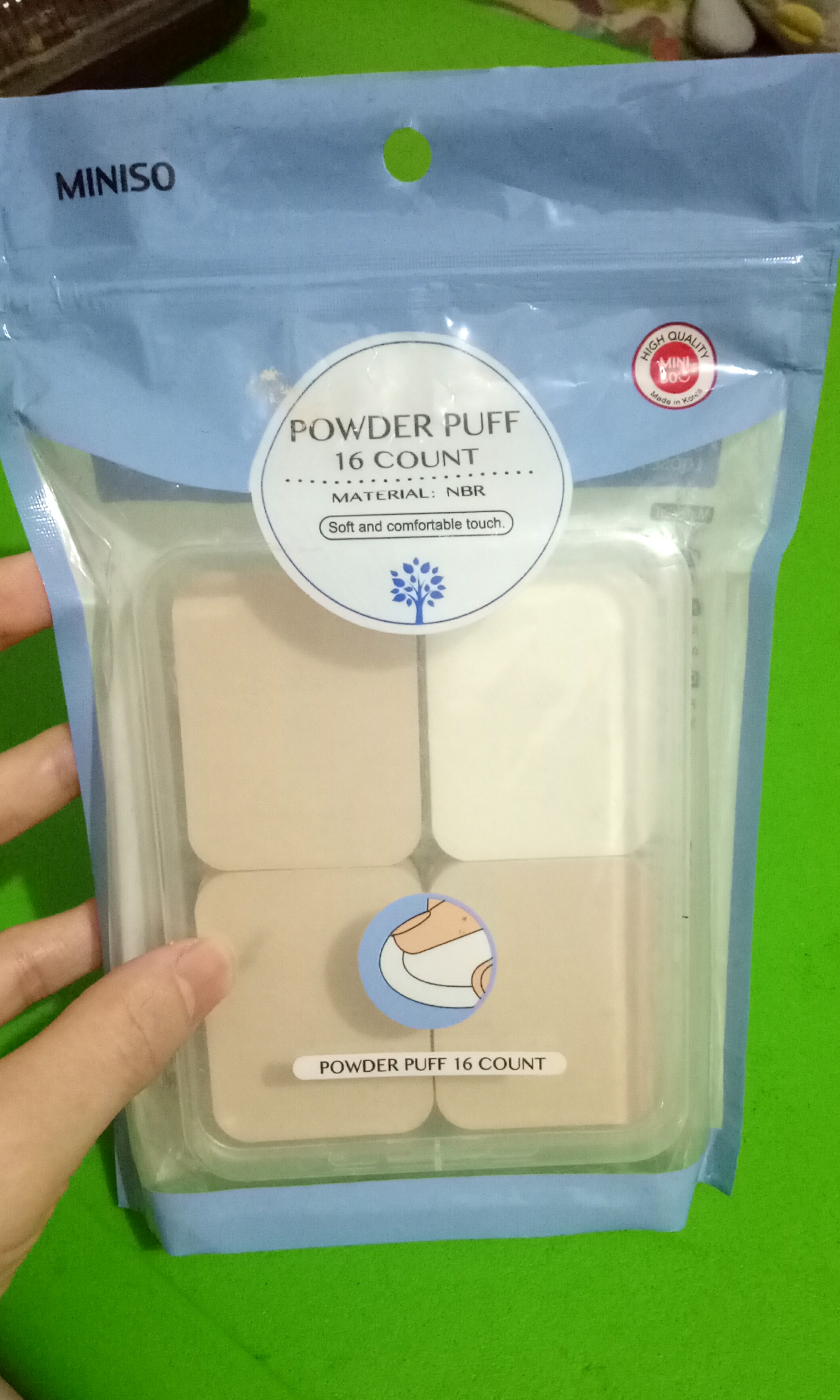 Miniso powder puff 8pcs, Kesehatan & Kecantikan, Rias Wajah di Carousell