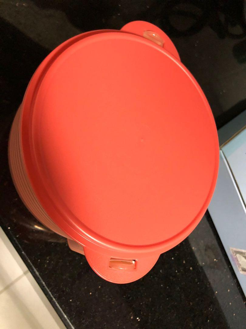 Tupperware cake box, Furniture & Home Living, Kitchenware & Tableware ...