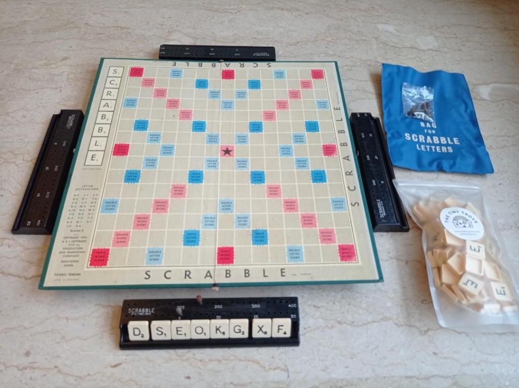 Vintage Scrabble Deluxe with Turntable (complete set), Toys & Games ...