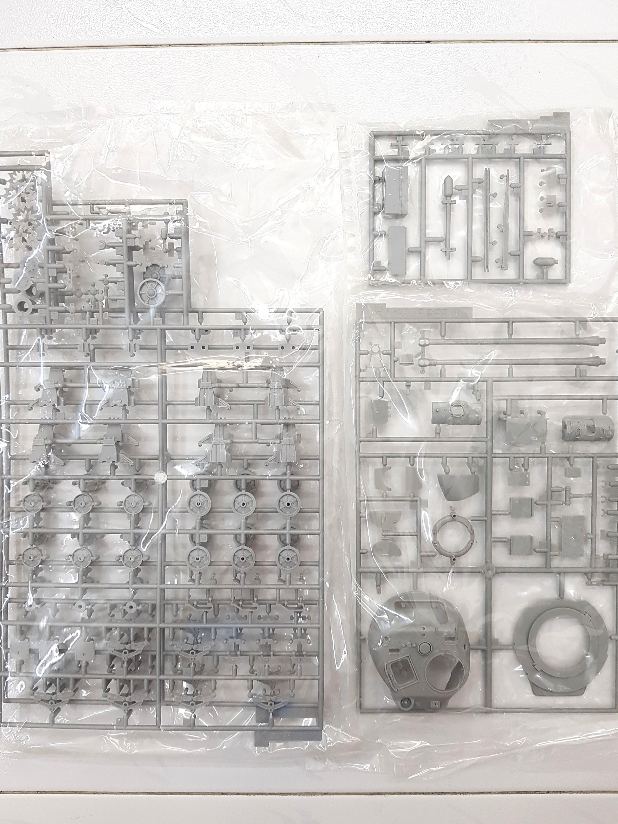 1/35 #6182 Dragon Sherman Firefly Vc (2nd World War Armored Tank Land ...