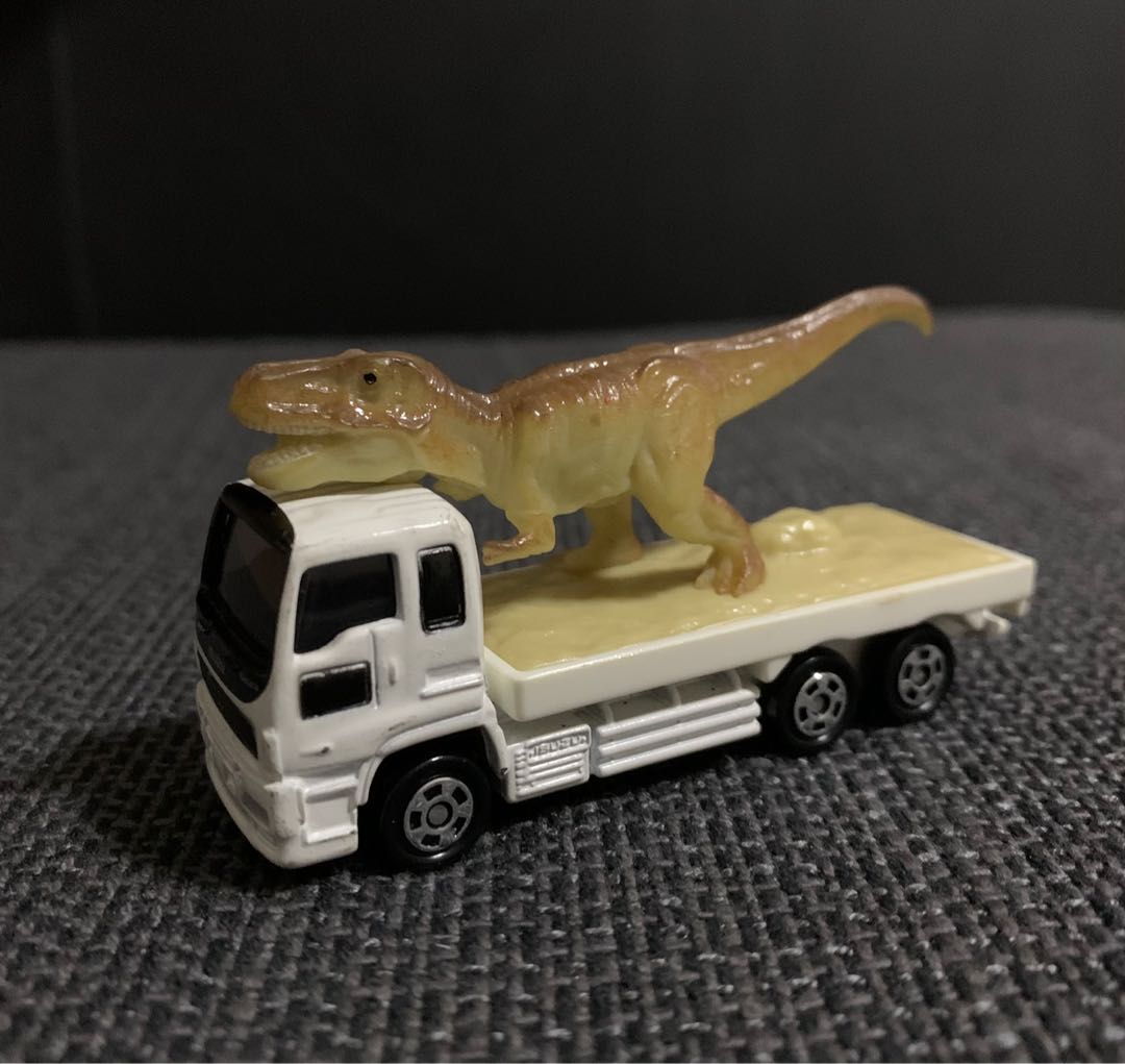 Tomica #30 Isuzu Giga T-Rex Dinosaur Carrier Die-Cast, Hobbies & Toys ...