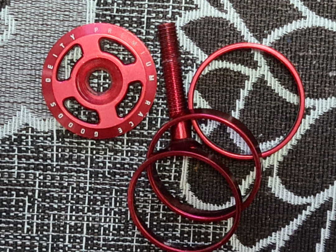 Deity crosshair stem cap, Bicycles & PMDs, Parts & Accessories on Carousell