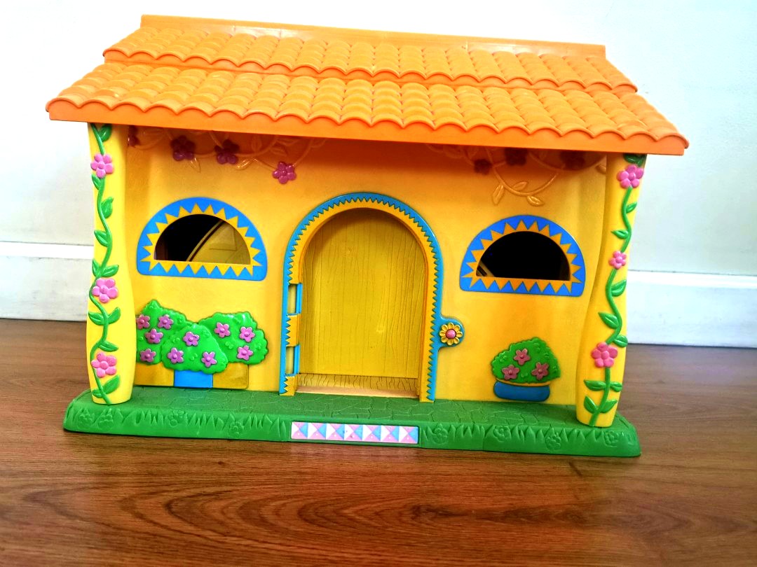 Dora Large Pop-up Dollhouse, Hobbies & Toys, Toys & Games on Carousell