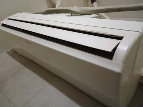 Everest split type aircon 2.5HP, TV & Home Appliances, Air Conditioning ...