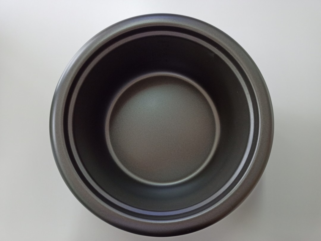 Old generation Rice cooker inner pot, TV & Home Appliances, Kitchen ...